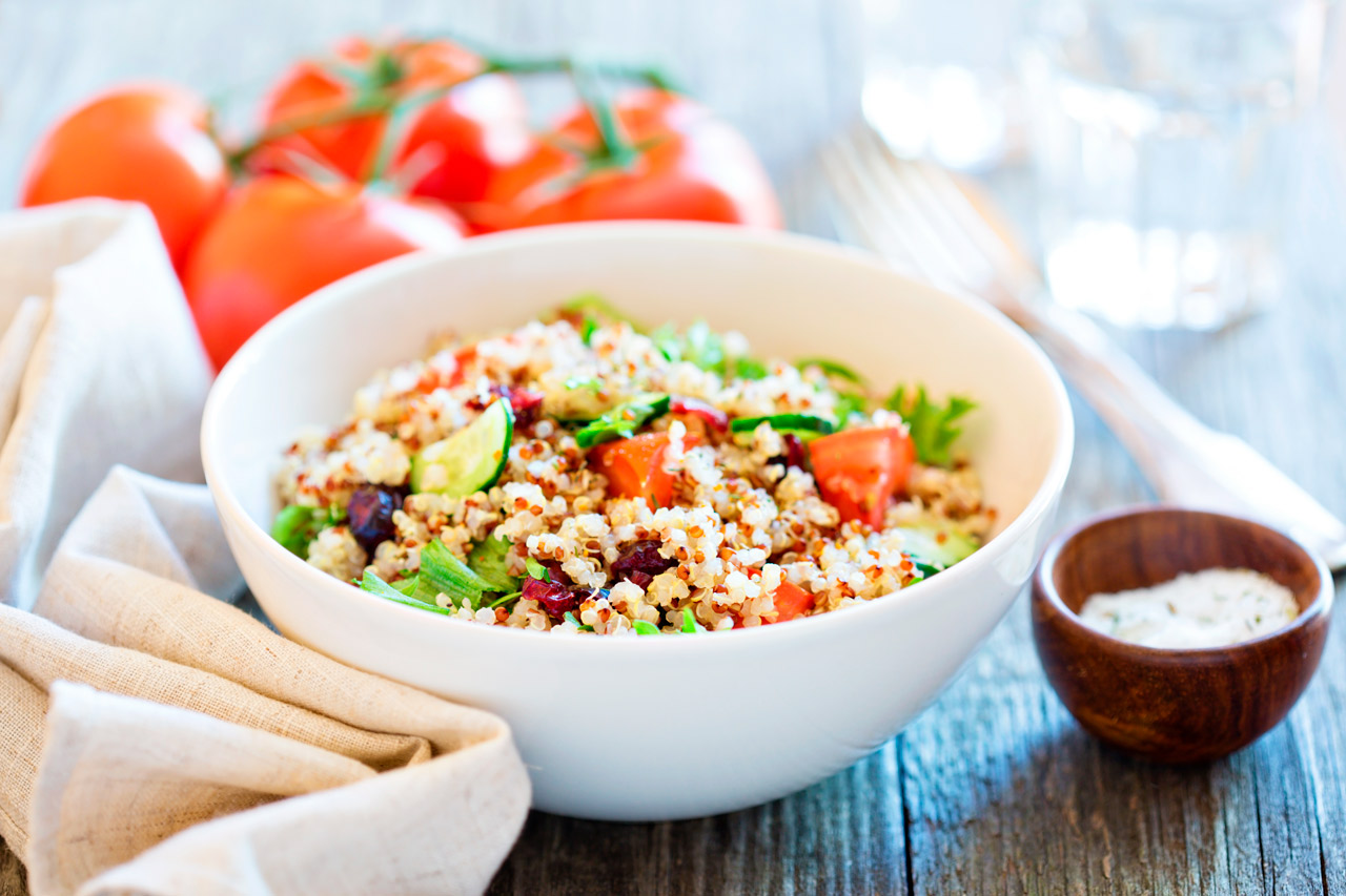 Quinoa: Descubre Qué Es y Qué Beneficios te Aportará Consumirla | Mis ...